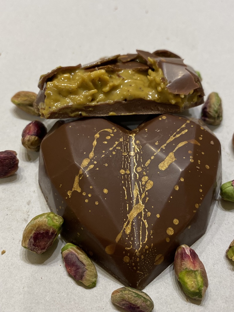 Pisztáciás dubai csokiszív - Gehér Csokoládé Manufaktúra
